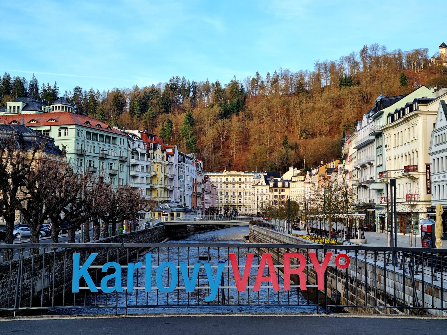 KARLSBAD – heiße Quellen, Oblaten und prächtige Architektur – Travel Nau